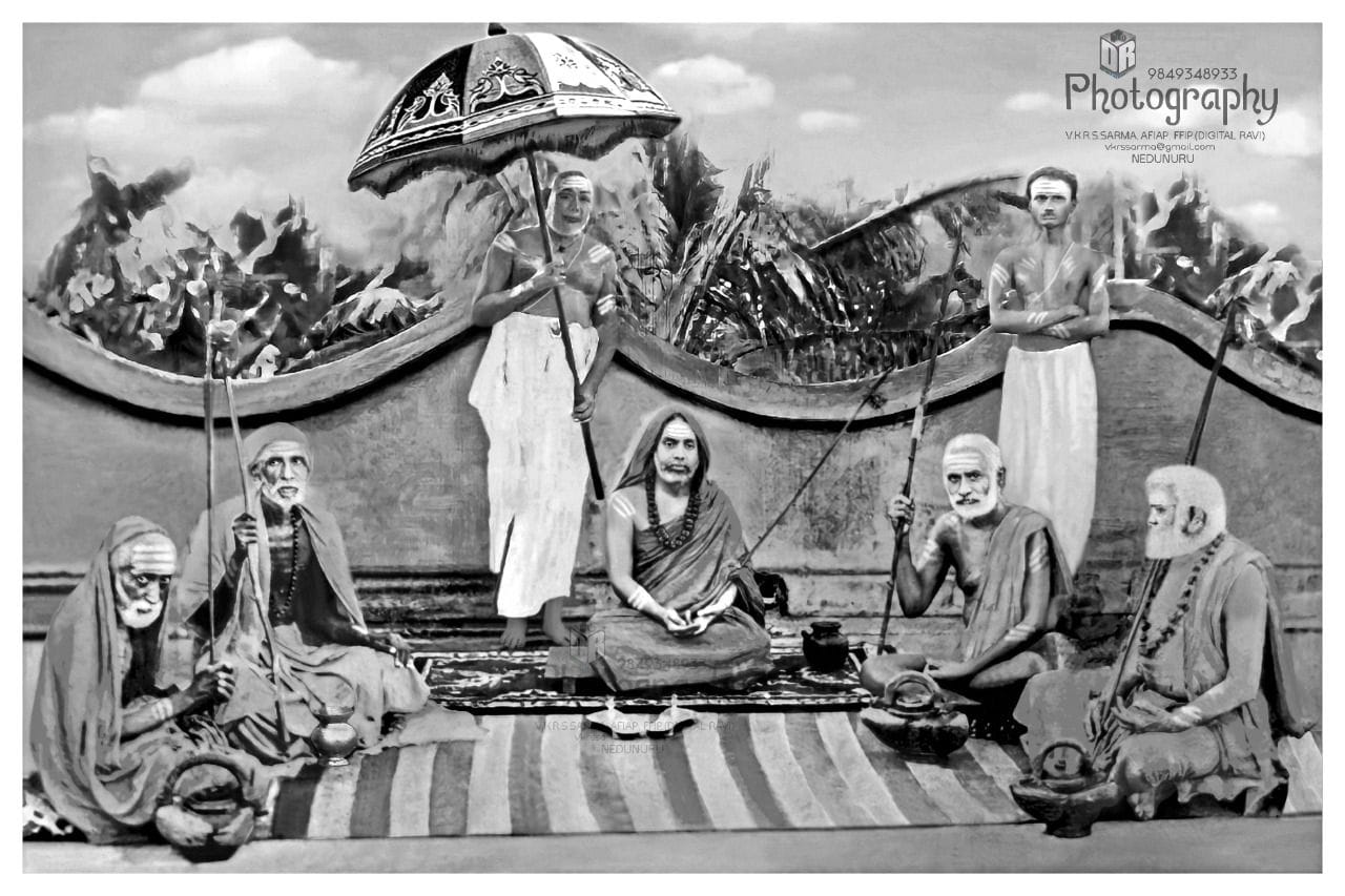 Very rare photos of Mahaperiyava – Sage of Kanchi