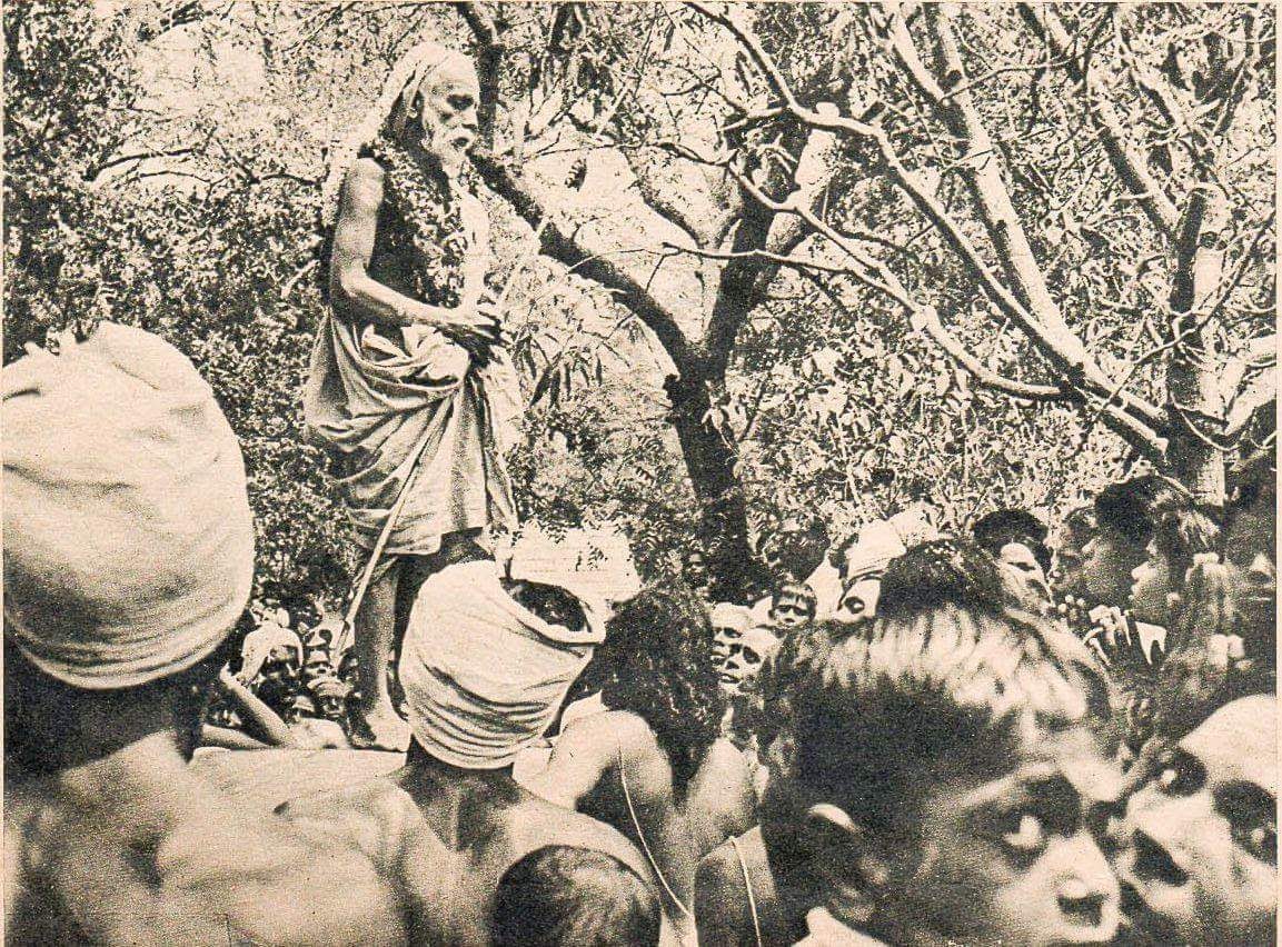 Digitally Remastered High Resolution Old Sri Periyava Pictures – Sage ...