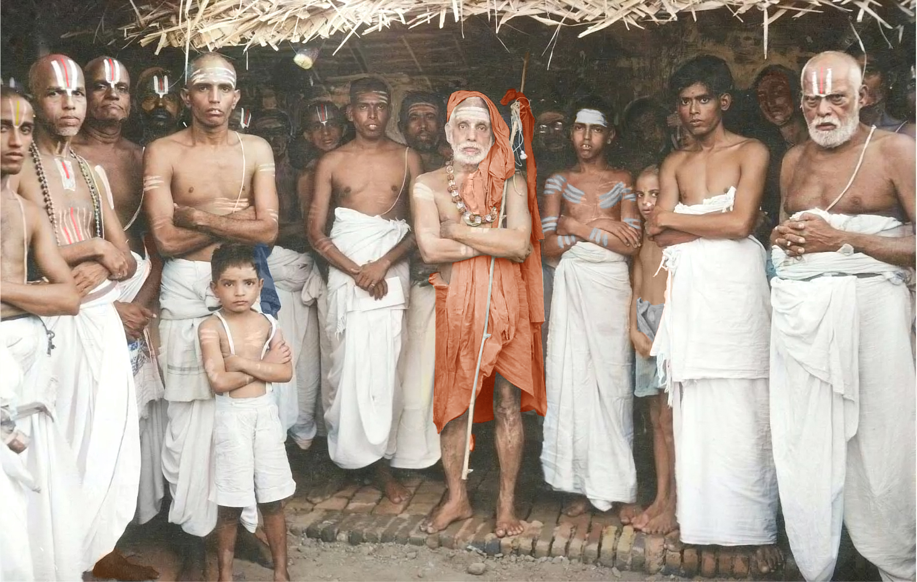 maha periyava with vedic scholars – Sage of Kanchi