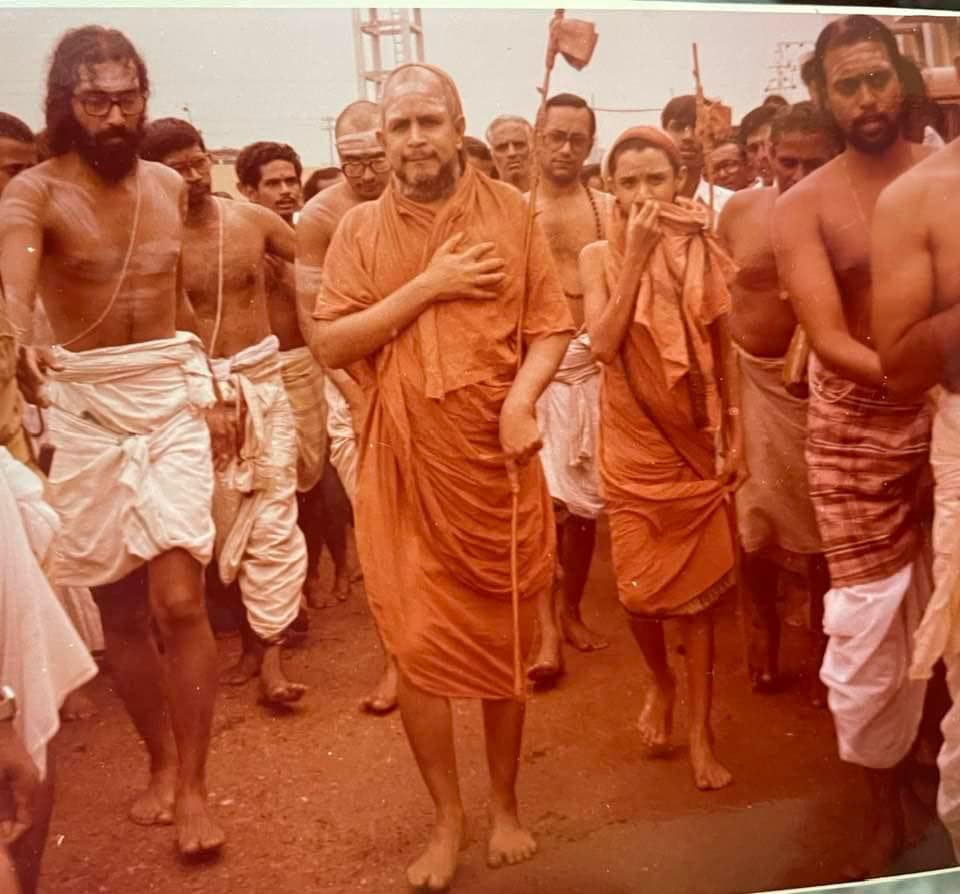 Very rare photos of Mahaperiyava – Sage of Kanchi